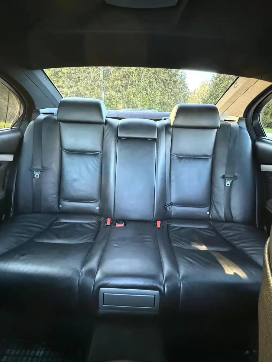 Black BMW 730 2008 in Riga, with an engine capacity of 3.00 L and mileage of 377 thousand km for 6000 €, photo 16 on AUTOMOTO.COM.LV