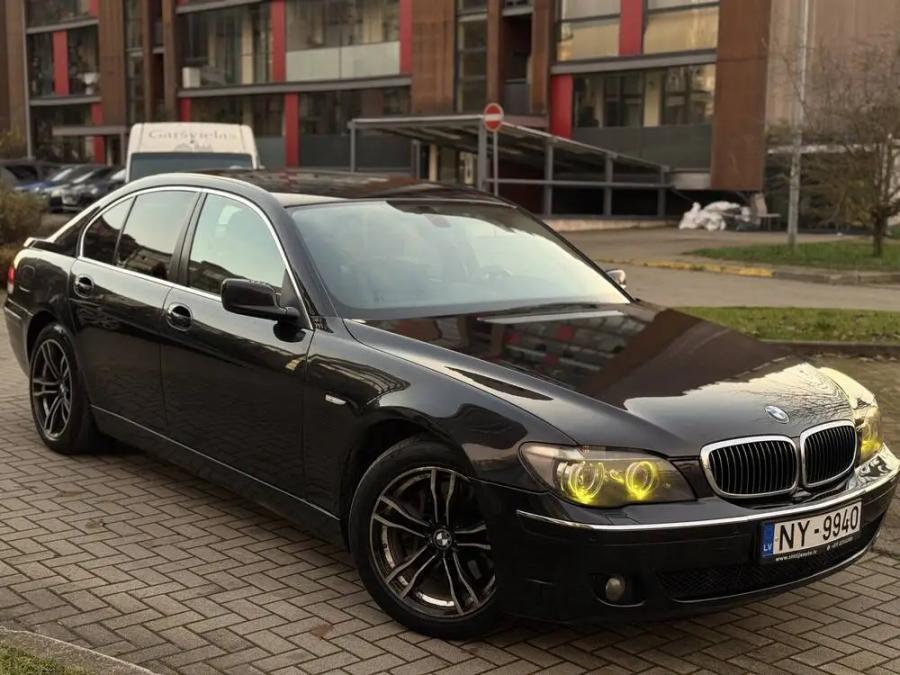 Black BMW 730 2008 in Riga, with an engine capacity of 3.00 L and mileage of 324 thousand km for 4490 €, photo 1 on AUTOMOTO.COM.LV