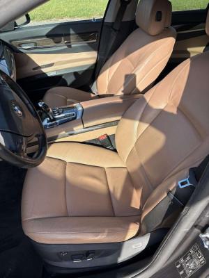 Black BMW 730 2008 in Klaipeda, with an engine capacity of 2.99 L and mileage of 399 thousand km for 6800 €, photo 13 on AUTOMOTO.COM.LV