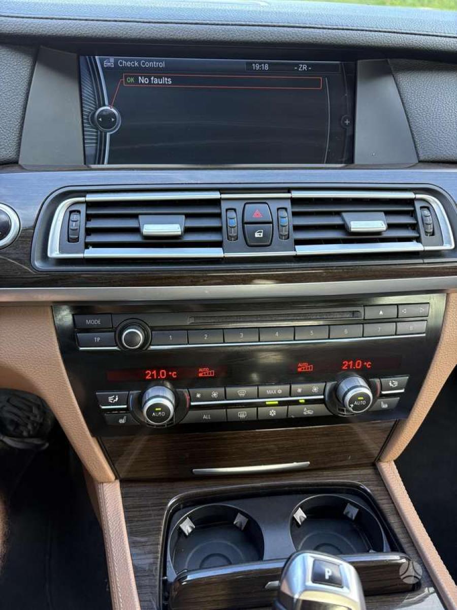 Black BMW 730 2008 in Klaipeda, with an engine capacity of 2.99 L and mileage of 399 thousand km for 6800 €, photo 16 on AUTOMOTO.COM.LV
