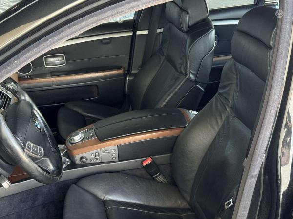 Black BMW 730 2008 in Vilnius, with an engine capacity of 2.99 L and mileage of 349 thousand km for 5400 €, photo 8 on AUTOMOTO.COM.LV