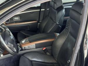 Black BMW 730 2008 in Vilnius, with an engine capacity of 2.99 L and mileage of 349 thousand km for 5400 €, photo 9 on AUTOMOTO.COM.LV
