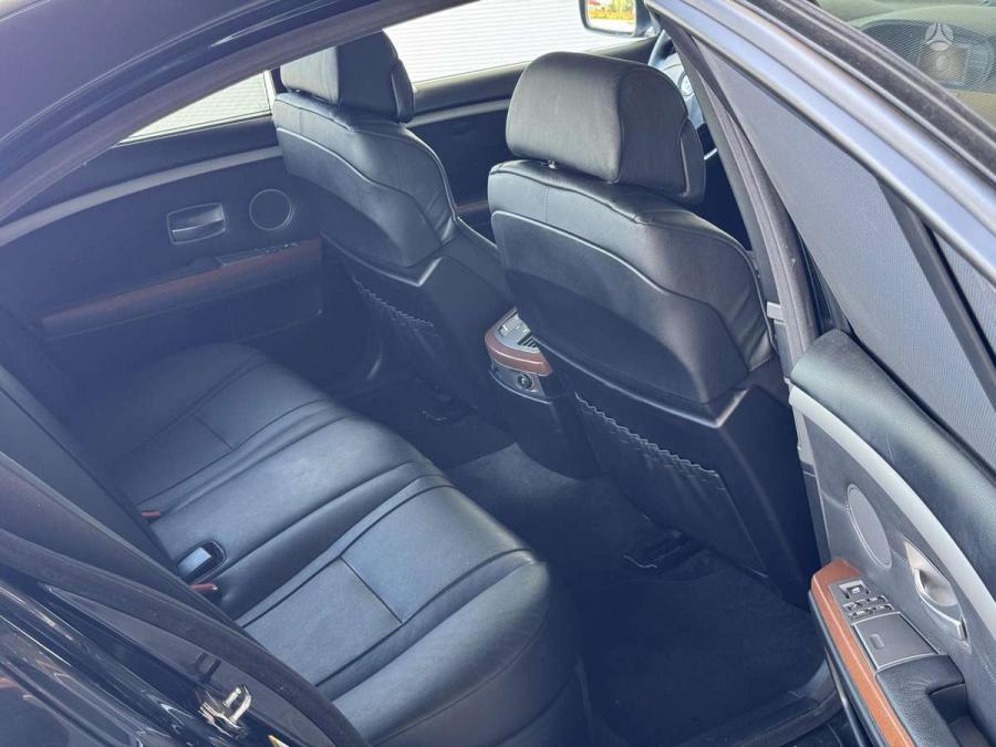 Black BMW 730 2008 in Vilnius, with an engine capacity of 2.99 L and mileage of 349 thousand km for 5400 €, photo 12 on AUTOMOTO.COM.LV