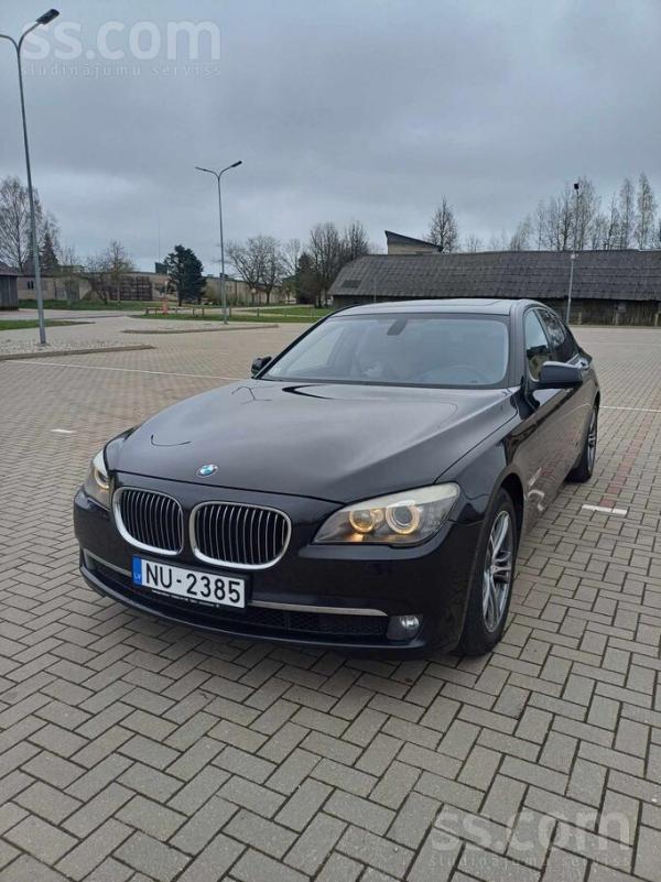 Black BMW 730 2009 in Cesis, with an engine capacity of 3.00 L and mileage of 353 thousand km for 5500 €, photo 1 on AUTOMOTO.COM.LV