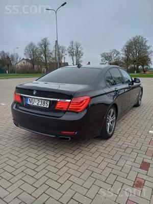 Black BMW 730 2009 in Cesis, with an engine capacity of 3.00 L and mileage of 353 thousand km for 5500 €, photo 3 on AUTOMOTO.COM.LV