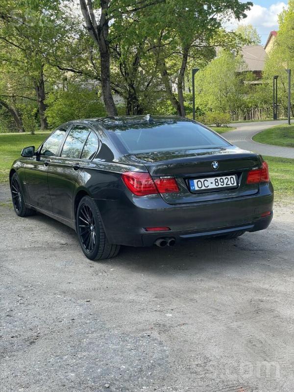 Melns BMW 730 2009 Rēzekne, ar dzinēja tilpumu 3.00 L un nobraukumu 390 tūkst. km par 10500 €, foto 3 vietnē AUTOMOTO.COM.LV