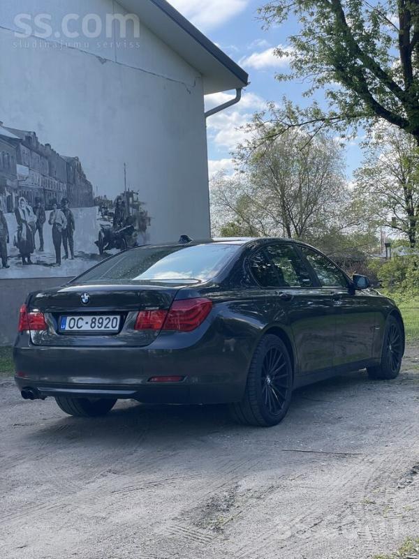 Melns BMW 730 2009 Rēzekne, ar dzinēja tilpumu 3.00 L un nobraukumu 390 tūkst. km par 10500 €, foto 4 vietnē AUTOMOTO.COM.LV