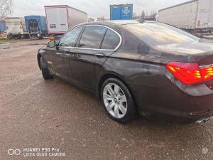 Melns BMW 730 2009 Prienai, ar dzinēja tilpumu 2.99 L un nobraukumu 303 tūkst. km par 5899 €, foto 2 vietnē AUTOMOTO.COM.LV
