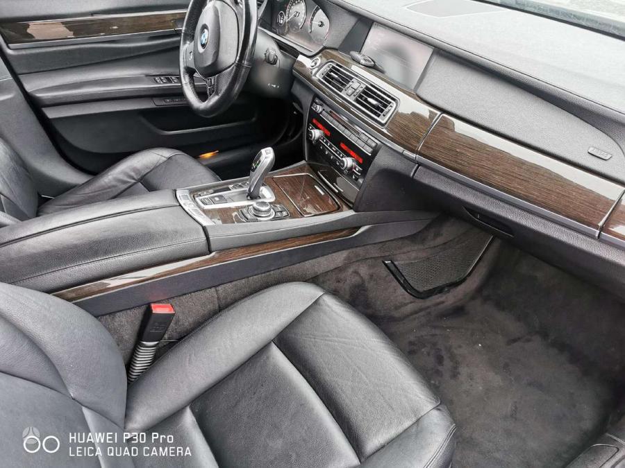 Melns BMW 730 2009 Prienai, ar dzinēja tilpumu 2.99 L un nobraukumu 303 tūkst. km par 5899 €, foto 7 vietnē AUTOMOTO.COM.LV