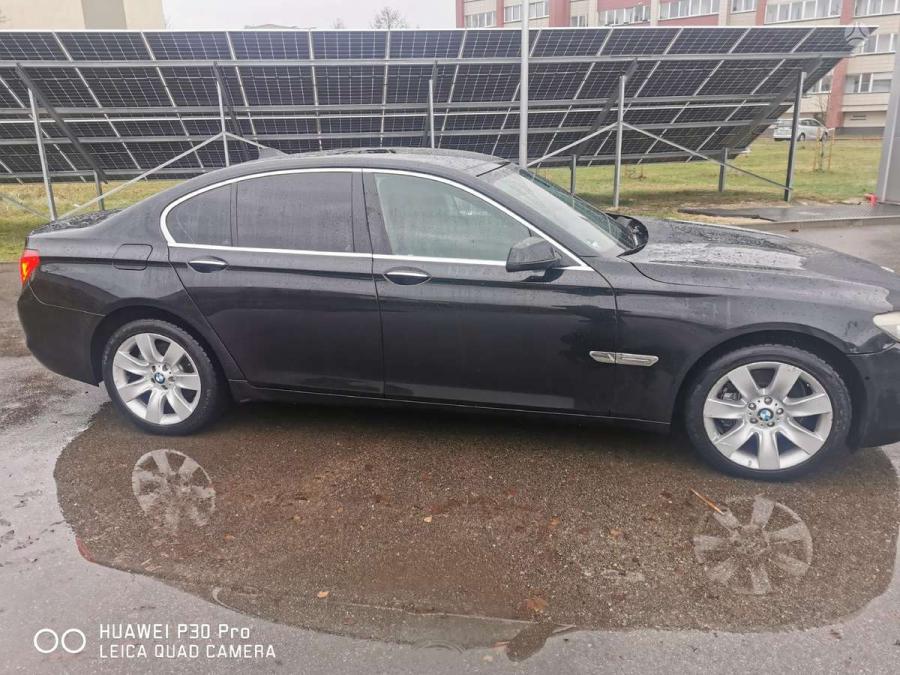 Melns BMW 730 2009 Prienai, ar dzinēja tilpumu 2.99 L un nobraukumu 303 tūkst. km par 5899 €, foto 9 vietnē AUTOMOTO.COM.LV