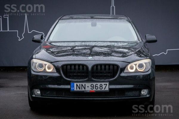 Black BMW 730 2009 in Riga, with an engine capacity of 3.00 L and mileage of 341 thousand km for 9990 €, photo 2 on AUTOMOTO.COM.LV