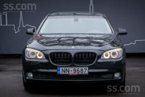 Black BMW 730 2009 in Riga, with an engine capacity of 3.00 L and mileage of 341 thousand km for 9990 €, photo 2 on AUTOMOTO.COM.LV