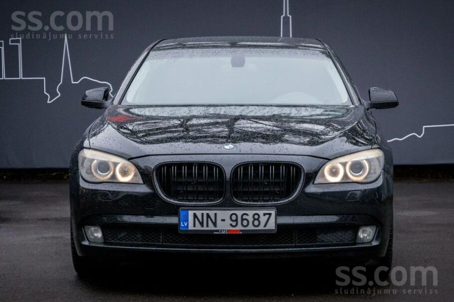 Black BMW 730 2009 in Riga, with an engine capacity of 3.00 L and mileage of 341 thousand km for 9990 €, photo 2 on AUTOMOTO.COM.LV