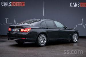 Black BMW 730 2009 in Riga, with an engine capacity of 3.00 L and mileage of 341 thousand km for 9990 €, photo 7 on AUTOMOTO.COM.LV