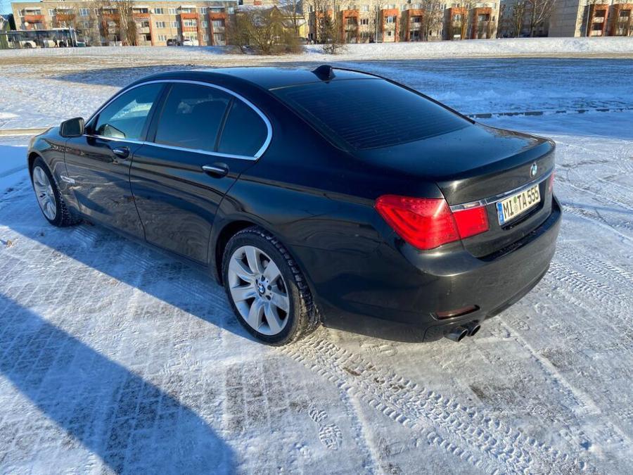 Melns BMW 730 2009 Jēkabpils, ar dzinēja tilpumu 3.00 L un nobraukumu 303 tūkst. km par 7200 €, foto 2 vietnē AUTOMOTO.COM.LV