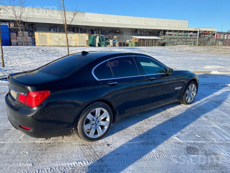 Melns BMW 730 2009 Jēkabpils, ar dzinēja tilpumu 3.00 L un nobraukumu 303 tūkst. km par 7200 €, foto 3 vietnē AUTOMOTO.COM.LV