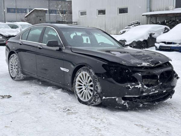 Melns BMW 730 2009 Utena, ar dzinēja tilpumu 2.99 L un nobraukumu 241 tūkst. km par 5499 €, foto 2 vietnē AUTOMOTO.COM.LV