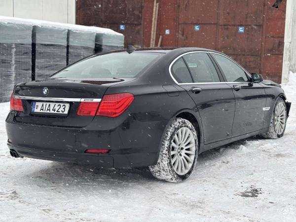 Melns BMW 730 2009 Utena, ar dzinēja tilpumu 2.99 L un nobraukumu 241 tūkst. km par 5499 €, foto 3 vietnē AUTOMOTO.COM.LV