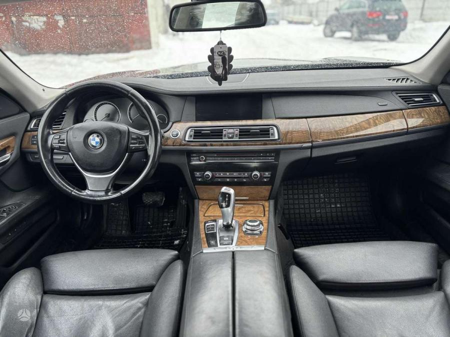 Melns BMW 730 2009 Utena, ar dzinēja tilpumu 2.99 L un nobraukumu 241 tūkst. km par 5499 €, foto 6 vietnē AUTOMOTO.COM.LV