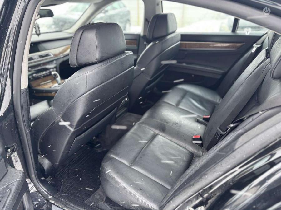 Melns BMW 730 2009 Utena, ar dzinēja tilpumu 2.99 L un nobraukumu 241 tūkst. km par 5499 €, foto 10 vietnē AUTOMOTO.COM.LV
