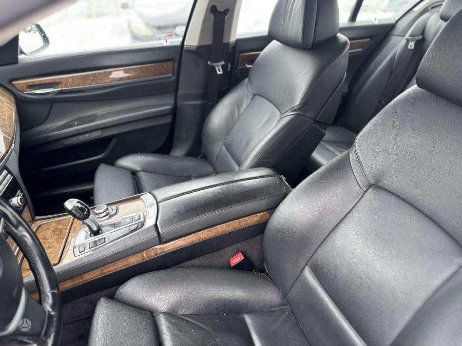 Melns BMW 730 2009 Utena, ar dzinēja tilpumu 2.99 L un nobraukumu 241 tūkst. km par 5499 €, foto 13 vietnē AUTOMOTO.COM.LV