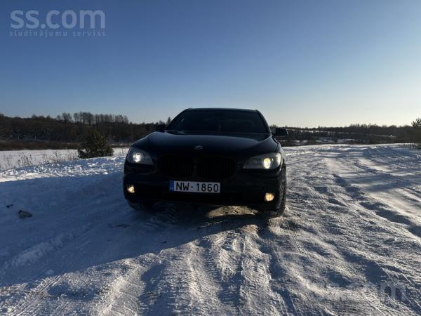 Black BMW 730 2009 in Daugavpils, with an engine capacity of 3.00 L and mileage of 230 thousand km for 11700 €, photo 4 on AUTOMOTO.COM.LV