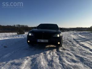 Black BMW 730 2009 in Daugavpils, with an engine capacity of 3.00 L and mileage of 230 thousand km for 11700 €, photo 4 on AUTOMOTO.COM.LV