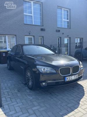 Melns BMW 730 2009 Klaipėda, ar dzinēja tilpumu 3.00 L un nobraukumu 351 tūkst. km par 10000 €, foto 13 vietnē AUTOMOTO.COM.LV