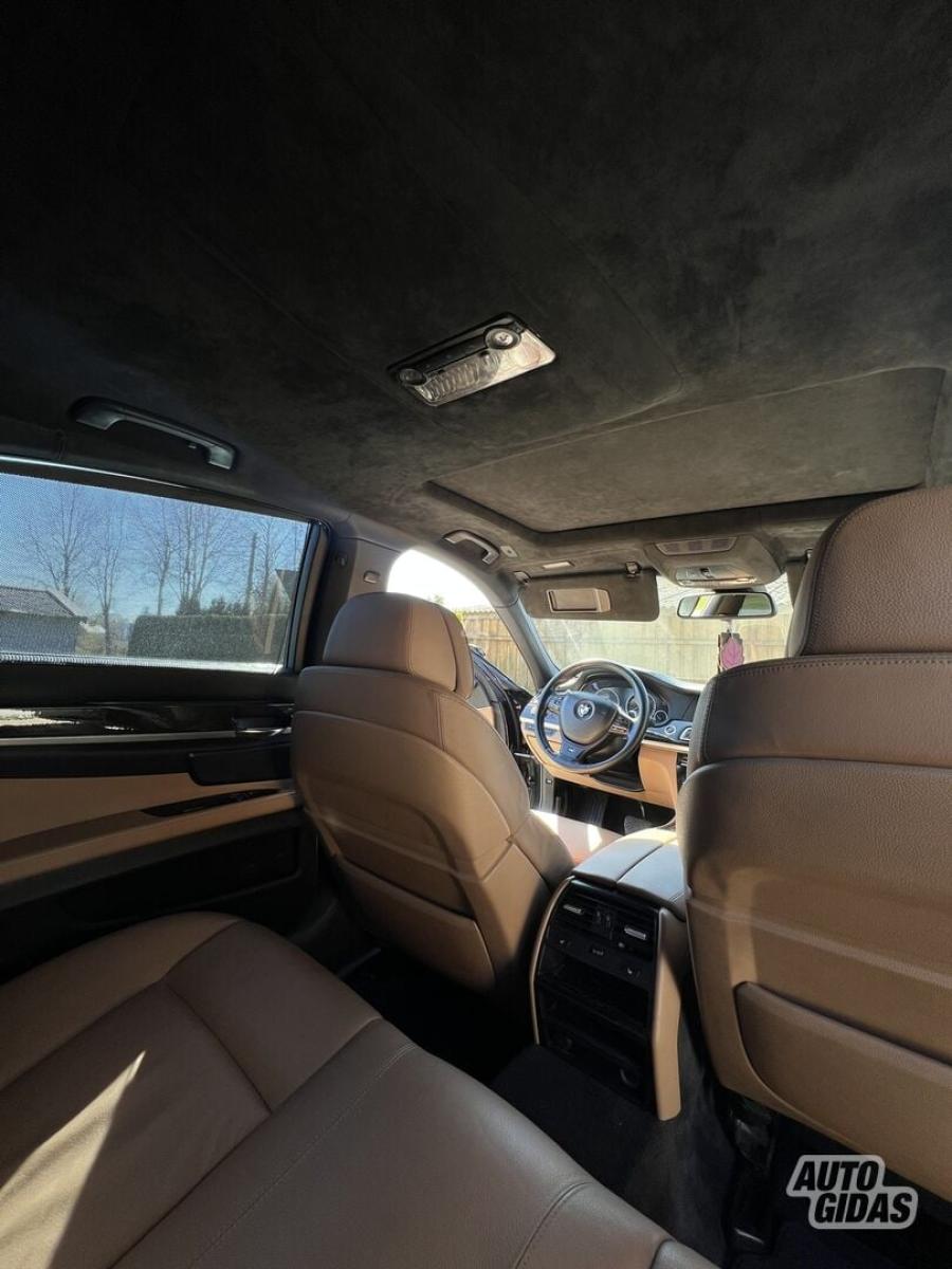 Melns BMW 730 2009 Tauragė, ar dzinēja tilpumu 3.00 L un nobraukumu 330 tūkst. km par 8000 €, foto 11 vietnē AUTOMOTO.COM.LV