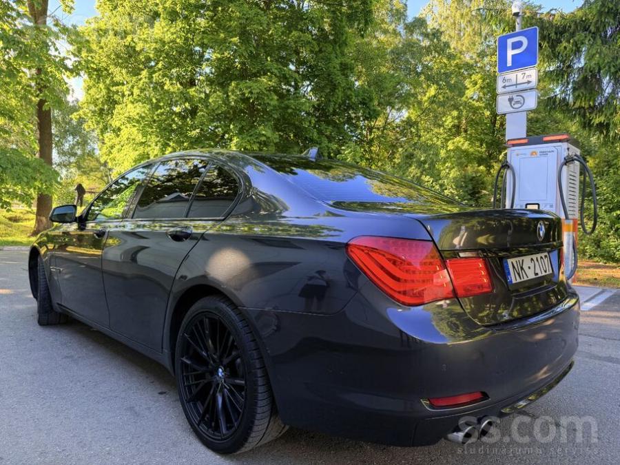 Черный БМВ 730 2009 в Рига, объемом двигателя 3.00 л и пробегом 350 тыс. км за 9300 €, фото 13 на AUTOMOTO.COM.LV