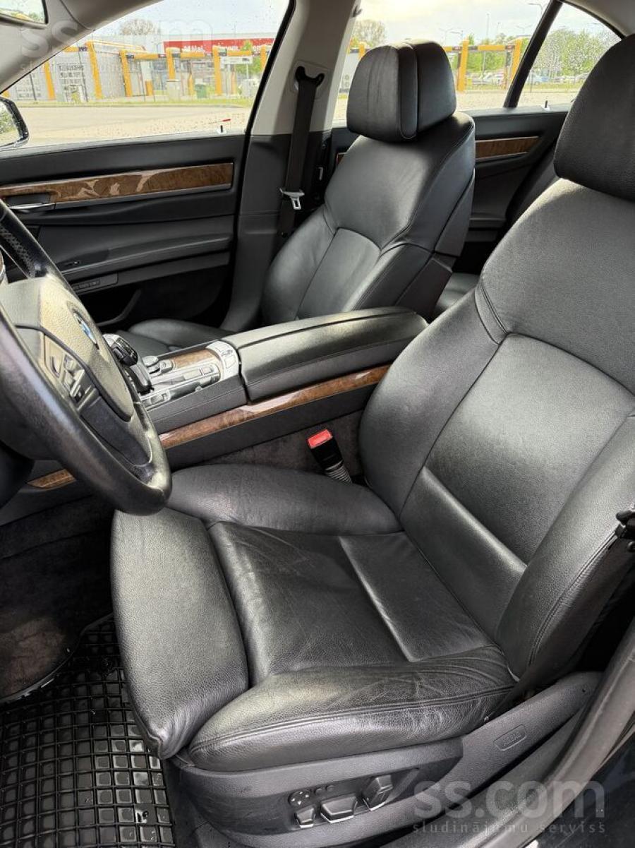 Melns BMW 730 2009 Liepāja, ar dzinēja tilpumu 3.00 L un nobraukumu 243 tūkst. km par 9450 €, foto 7 vietnē AUTOMOTO.COM.LV