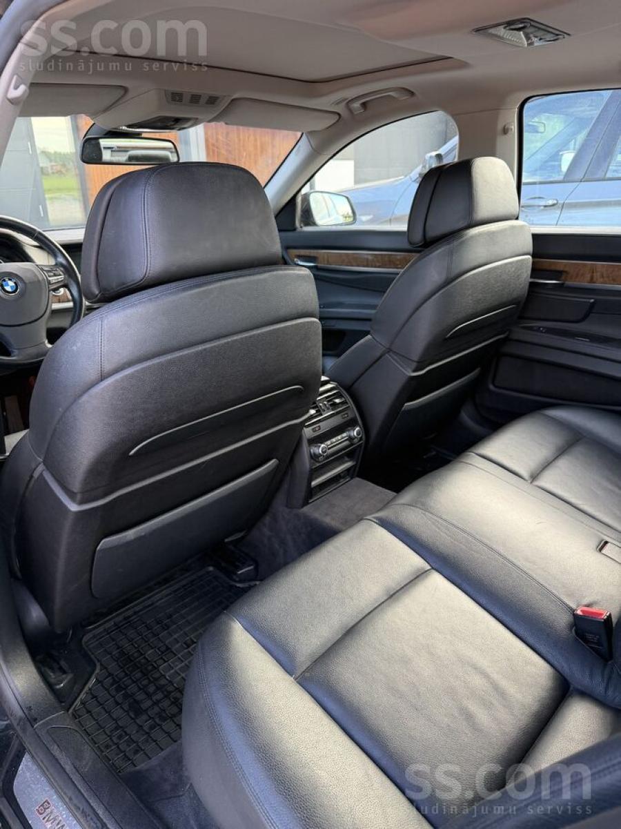Melns BMW 730 2009 Liepāja, ar dzinēja tilpumu 3.00 L un nobraukumu 243 tūkst. km par 9450 €, foto 9 vietnē AUTOMOTO.COM.LV