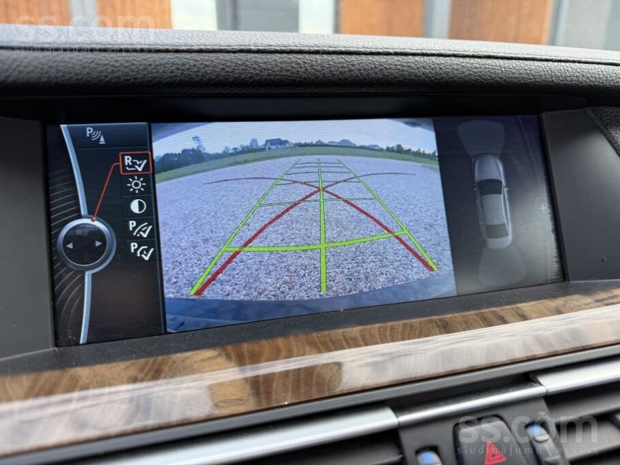 Melns BMW 730 2009 Liepāja, ar dzinēja tilpumu 3.00 L un nobraukumu 243 tūkst. km par 9450 €, foto 14 vietnē AUTOMOTO.COM.LV