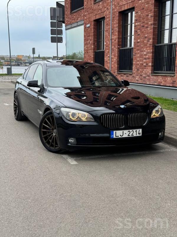 Melns BMW 730 2009 Rīga, ar dzinēja tilpumu 3.00 L un nobraukumu 239 tūkst. km par 11495 €, foto 1 vietnē AUTOMOTO.COM.LV