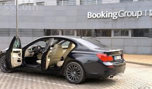 Black BMW 730 2009 in Riga, with an engine capacity of 3.00 L and mileage of 338 thousand km for 9500 €, photo 7 on AUTOMOTO.COM.LV