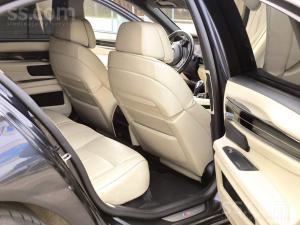Black BMW 730 2009 in Riga, with an engine capacity of 3.00 L and mileage of 338 thousand km for 9500 €, photo 9 on AUTOMOTO.COM.LV