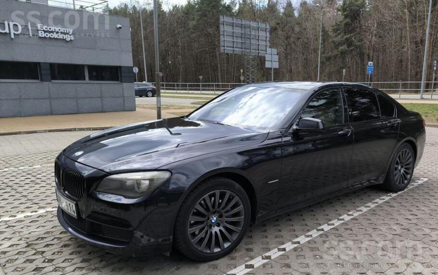 Black BMW 730 2009 in Riga, with an engine capacity of 3.00 L and mileage of 338 thousand km for 9500 €, photo 12 on AUTOMOTO.COM.LV