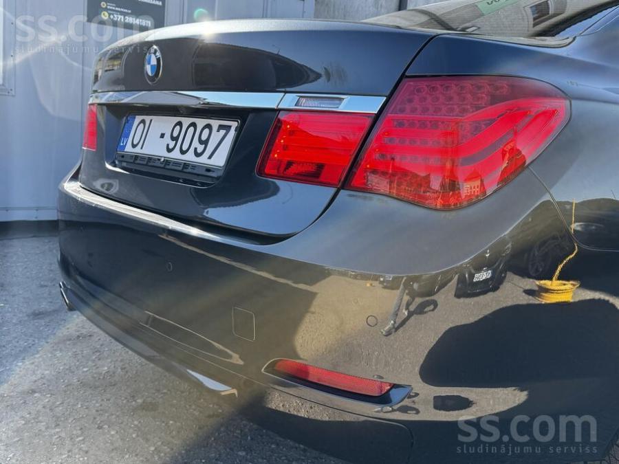 Melns BMW 730 2009 Daugavpils, ar dzinēja tilpumu 3.00 L un nobraukumu 0 tūkst. km par 9500 €, foto 11 vietnē AUTOMOTO.COM.LV