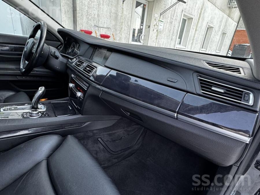 Melns BMW 730 2009 Daugavpils, ar dzinēja tilpumu 3.00 L un nobraukumu 0 tūkst. km par 9500 €, foto 21 vietnē AUTOMOTO.COM.LV