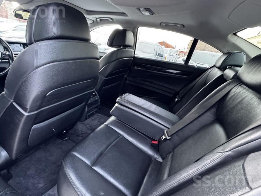 Melns BMW 730 2009 Daugavpils, ar dzinēja tilpumu 3.00 L un nobraukumu 0 tūkst. km par 9500 €, foto 28 vietnē AUTOMOTO.COM.LV