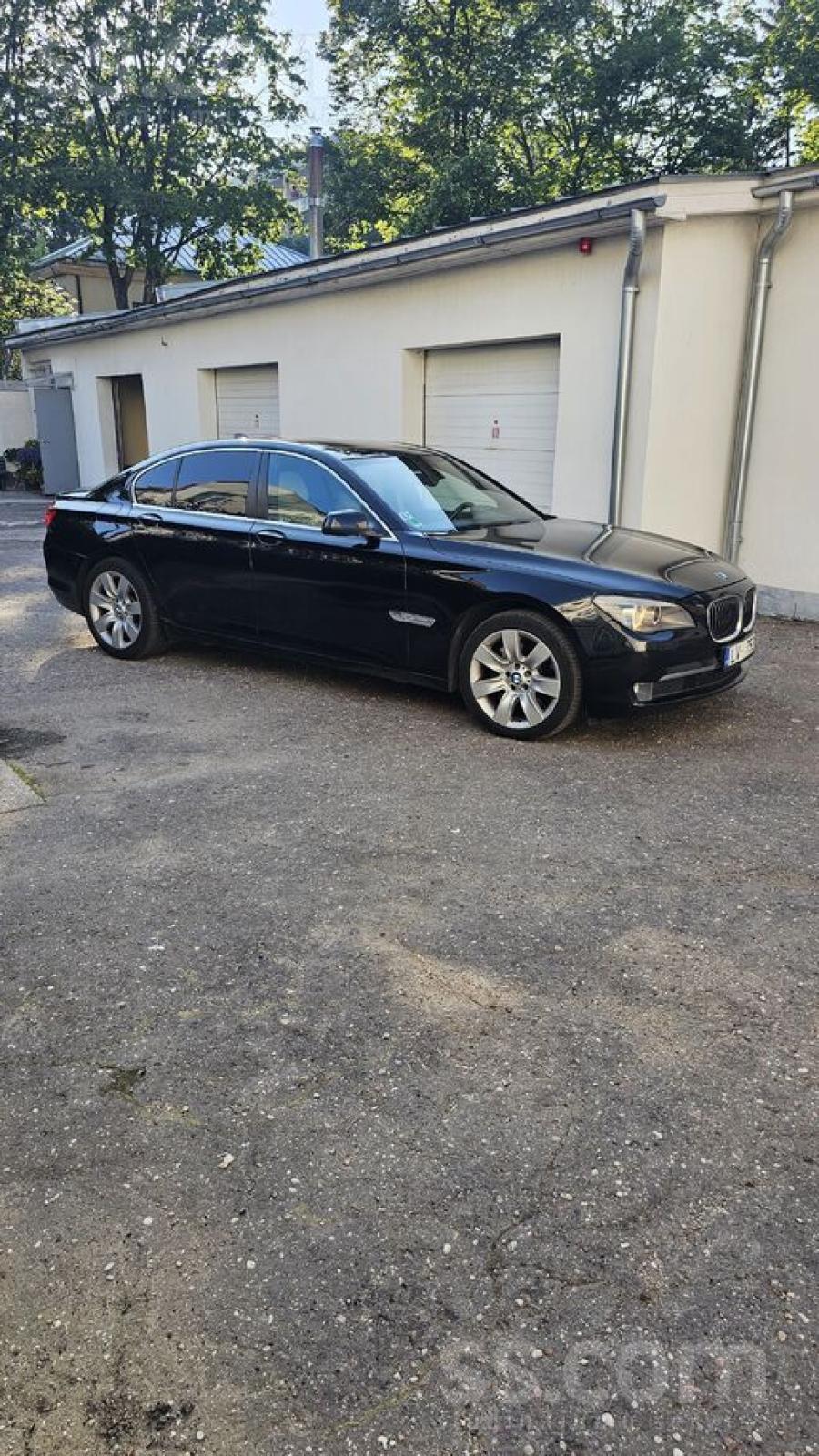 Melns BMW 730 2009 Rīga, ar dzinēja tilpumu 3.00 L un nobraukumu 290 tūkst. km par 8999 €, foto 1 vietnē AUTOMOTO.COM.LV
