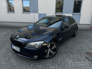 Black BMW 730 2009 in Jelgava, with an engine capacity of 3.00 L and mileage of 380 thousand km for 8500 €, photo 5 on AUTOMOTO.COM.LV