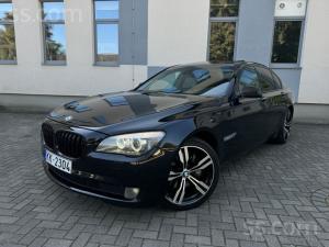 Black BMW 730 2009 in Jelgava, with an engine capacity of 3.00 L and mileage of 380 thousand km for 8500 €, photo 6 on AUTOMOTO.COM.LV