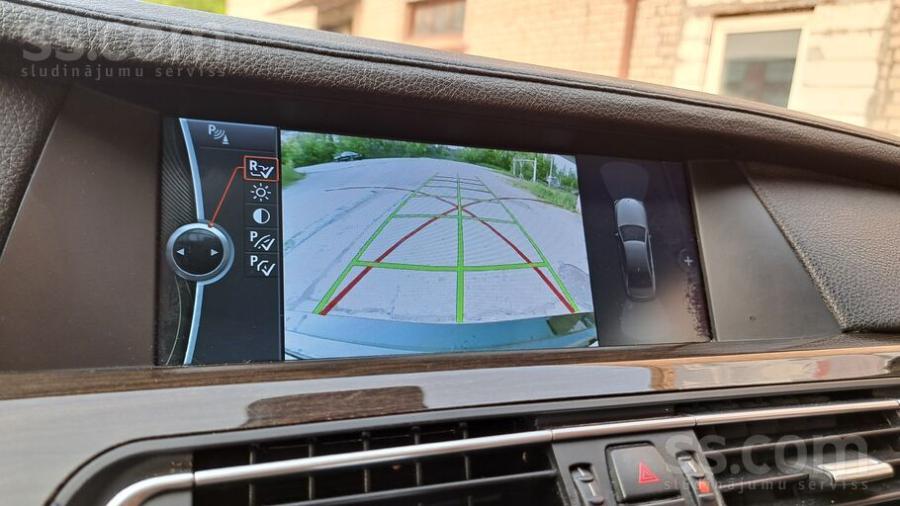 Black BMW 730 2009 in Daugavpils, with an engine capacity of 3.00 L and mileage of 291 thousand km for 9700 €, photo 8 on AUTOMOTO.COM.LV