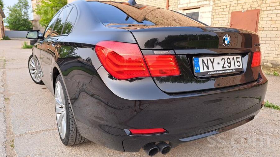 Black BMW 730 2009 in Daugavpils, with an engine capacity of 3.00 L and mileage of 291 thousand km for 9700 €, photo 16 on AUTOMOTO.COM.LV