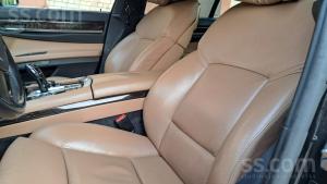 Black BMW 730 2009 in Daugavpils, with an engine capacity of 3.00 L and mileage of 291 thousand km for 9700 €, photo 18 on AUTOMOTO.COM.LV