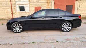 Black BMW 730 2009 in Daugavpils, with an engine capacity of 3.00 L and mileage of 291 thousand km for 9700 €, photo 24 on AUTOMOTO.COM.LV