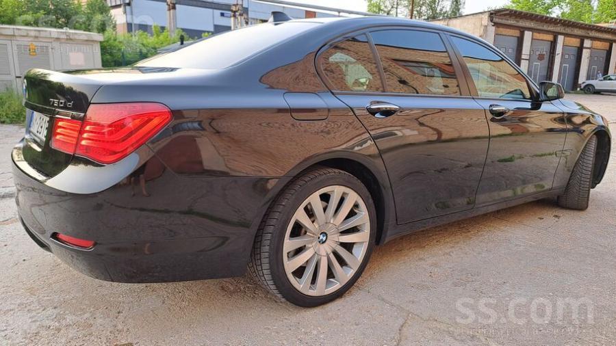Black BMW 730 2009 in Daugavpils, with an engine capacity of 3.00 L and mileage of 291 thousand km for 9700 €, photo 27 on AUTOMOTO.COM.LV