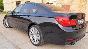 Black BMW 730 2009 in Daugavpils, with an engine capacity of 3.00 L and mileage of 291 thousand km for 9700 €, photo 29 on AUTOMOTO.COM.LV