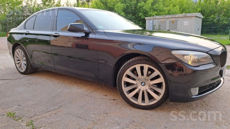 Black BMW 730 2009 in Daugavpils, with an engine capacity of 3.00 L and mileage of 291 thousand km for 9700 €, photo 30 on AUTOMOTO.COM.LV